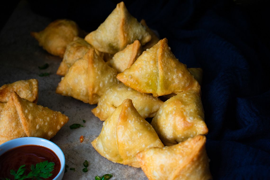 Samosas de carne y patata (Keema-aloo Samosa) - Spice and Colour
